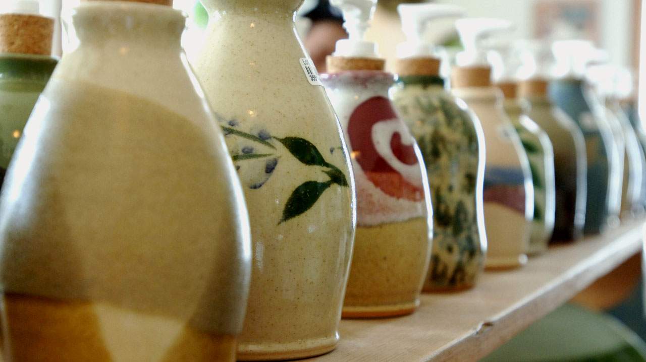 Handmade Mud Pottery in Alton | Enjoy Illinois