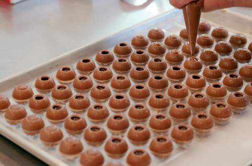 Cocoa Blue Chocolates | Illinois Made | Enjoy Illinois