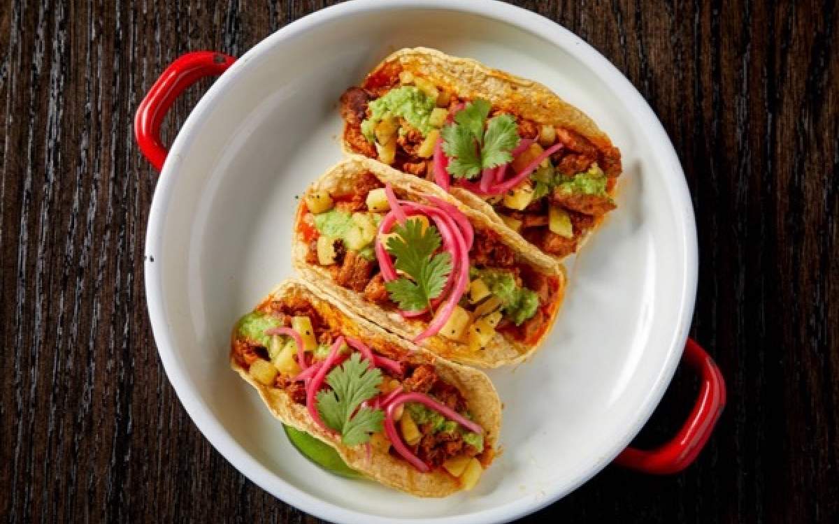 Taste Chicago at a Local Food Hall | Enjoy Illinois