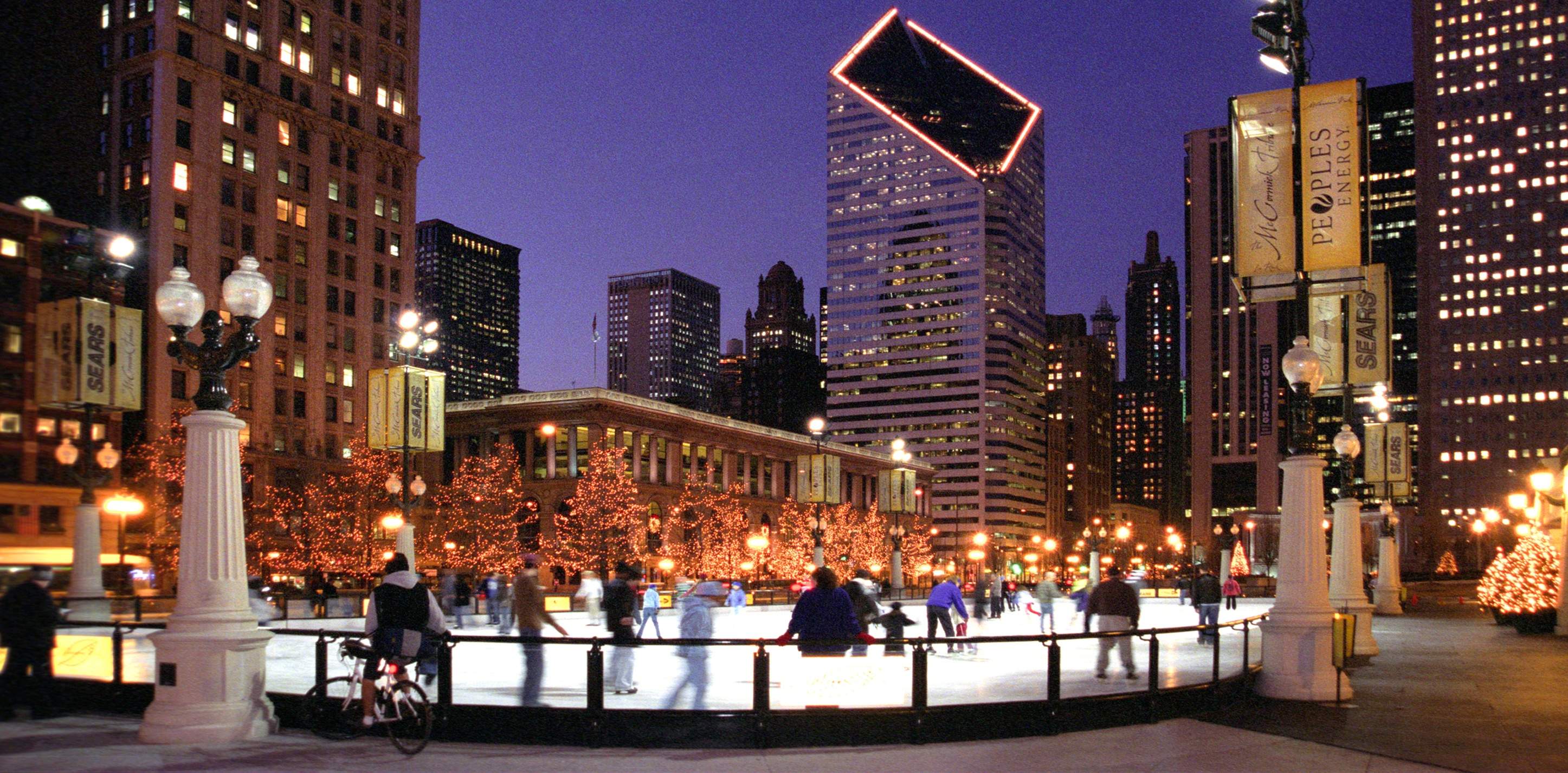 Auf dem Eis, Winterspielplätze in Illinois | Enjoy Illinois